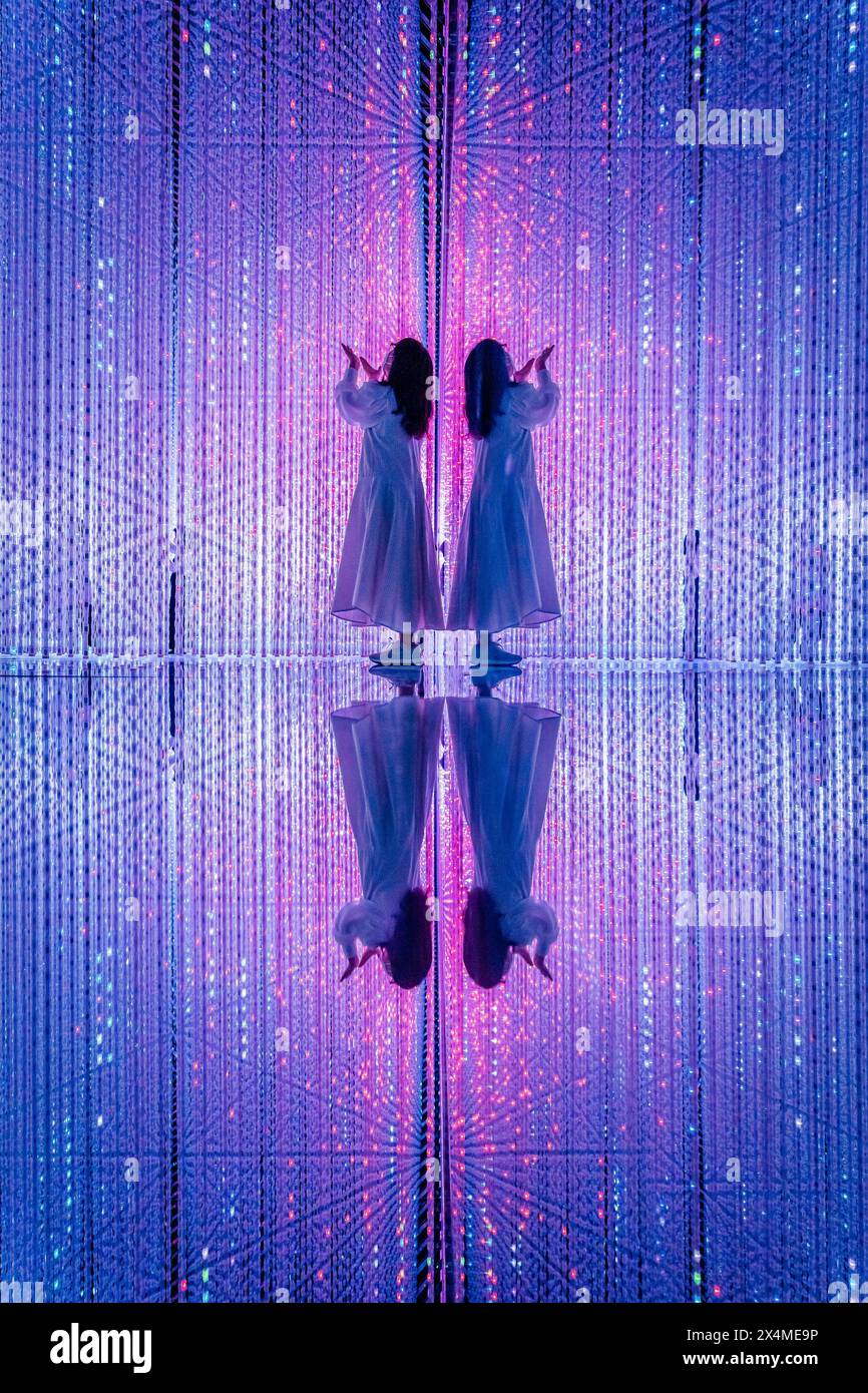 Teamlab borderless art hi-res stock photography and images - Alamy