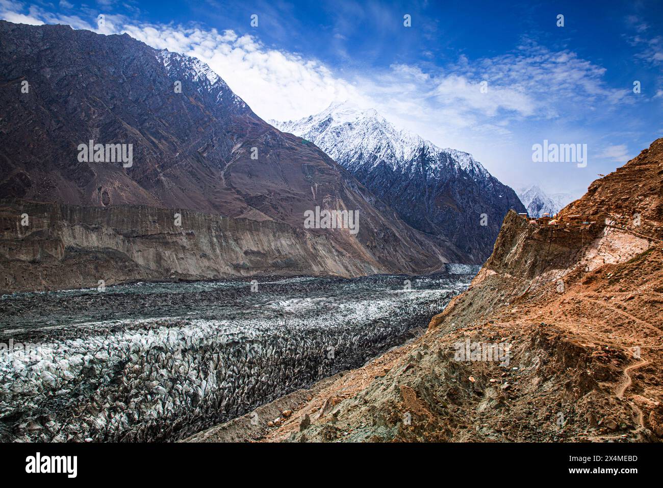 Hopper Glacier in Hunza, Gilgit Baltistan. Beautiful mountains view ...