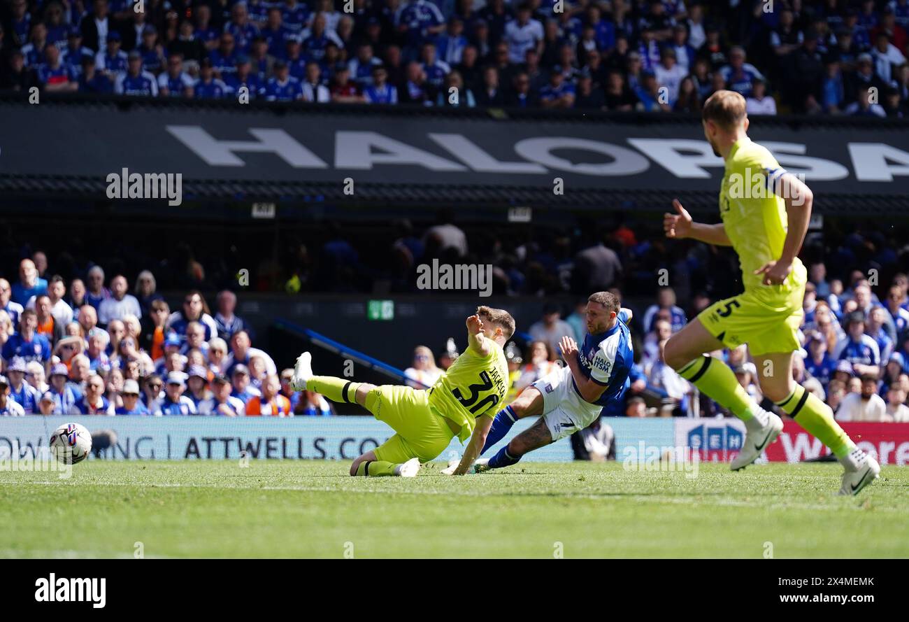 Ipswich Town's Wes Burns scores their side's first goal of the game ...