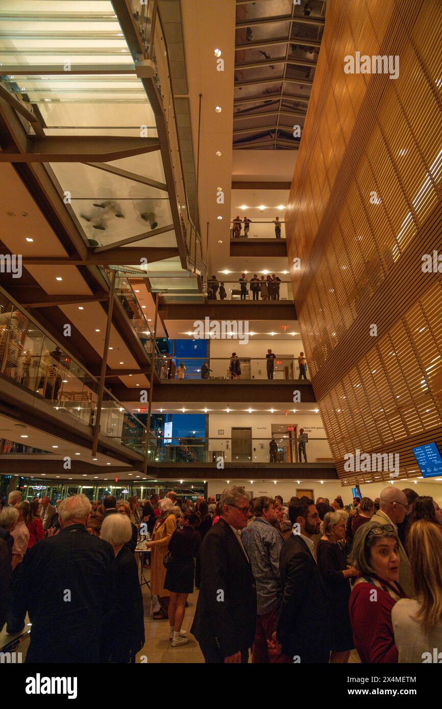 opera audience in lobby during intermission, Four Seasons Centre for ...