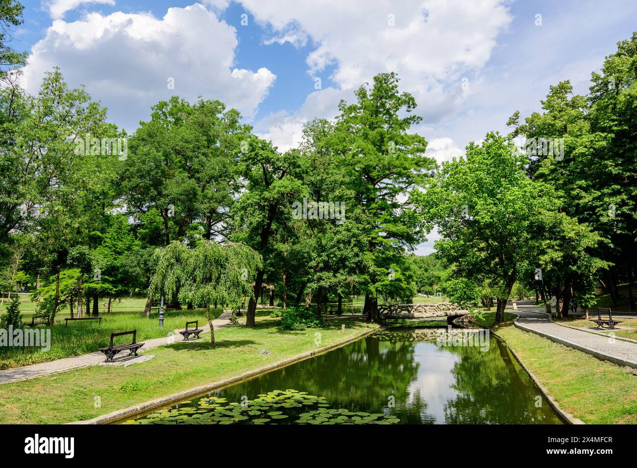 Parcul nicolae romanescu hi-res stock photography and images - Alamy