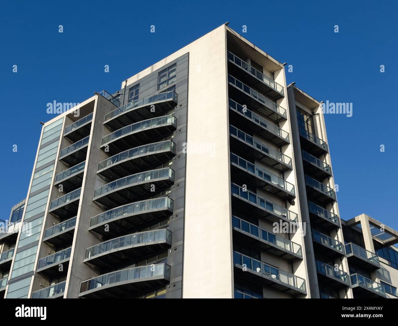 Modern high rise flats at new development Stock Photo - Alamy