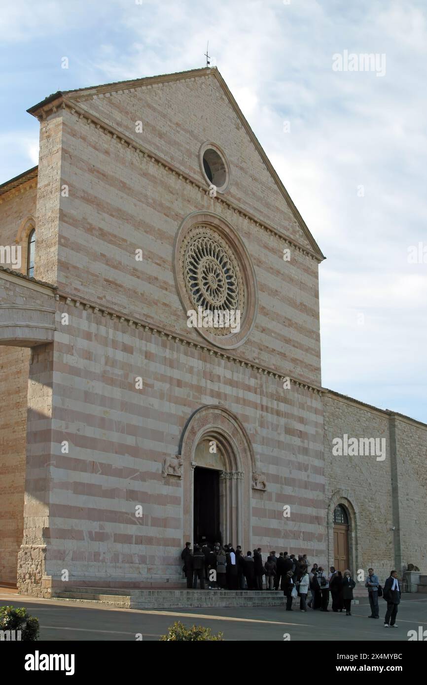 Santa chiara assisi cross hi-res stock photography and images - Alamy