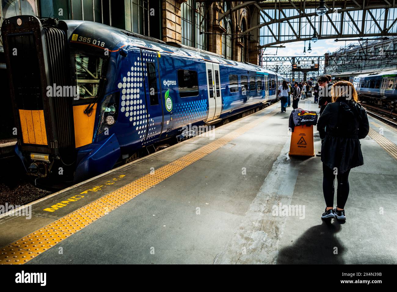 Scotrail Commuter Train arriving at Glasgow Central Station, Scotland ...
