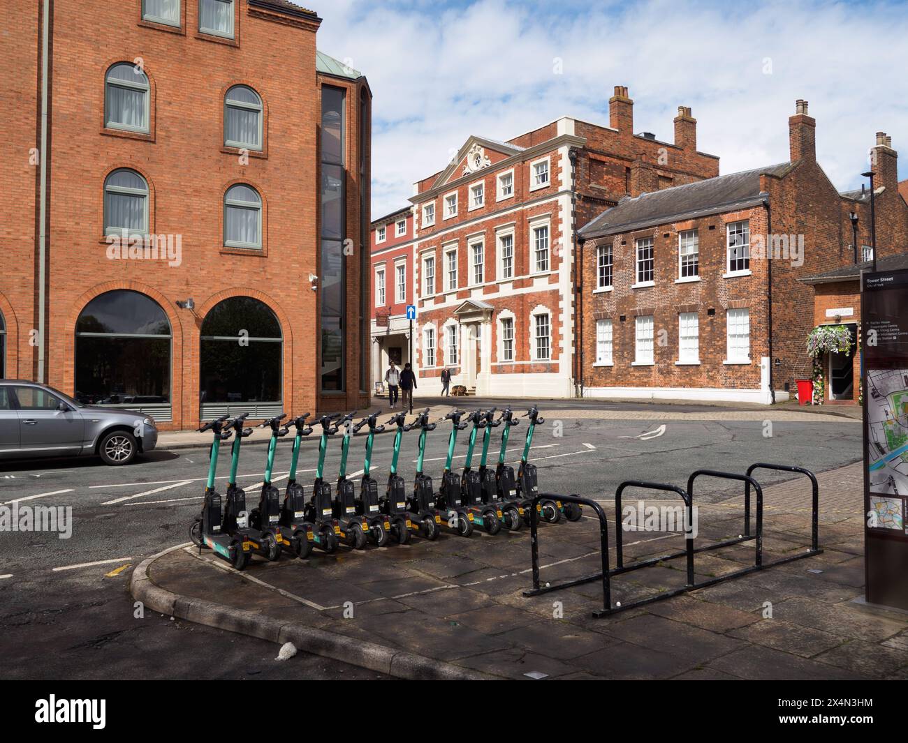 Castlegate street hi-res stock photography and images - Alamy