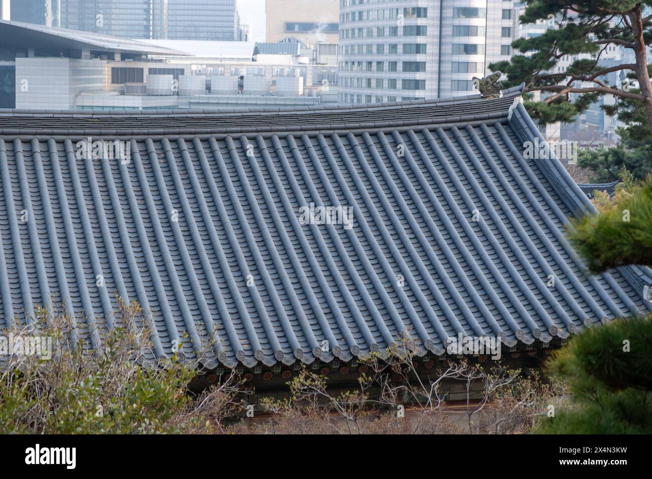 View of Korean style traditional roof Stock Photo - Alamy