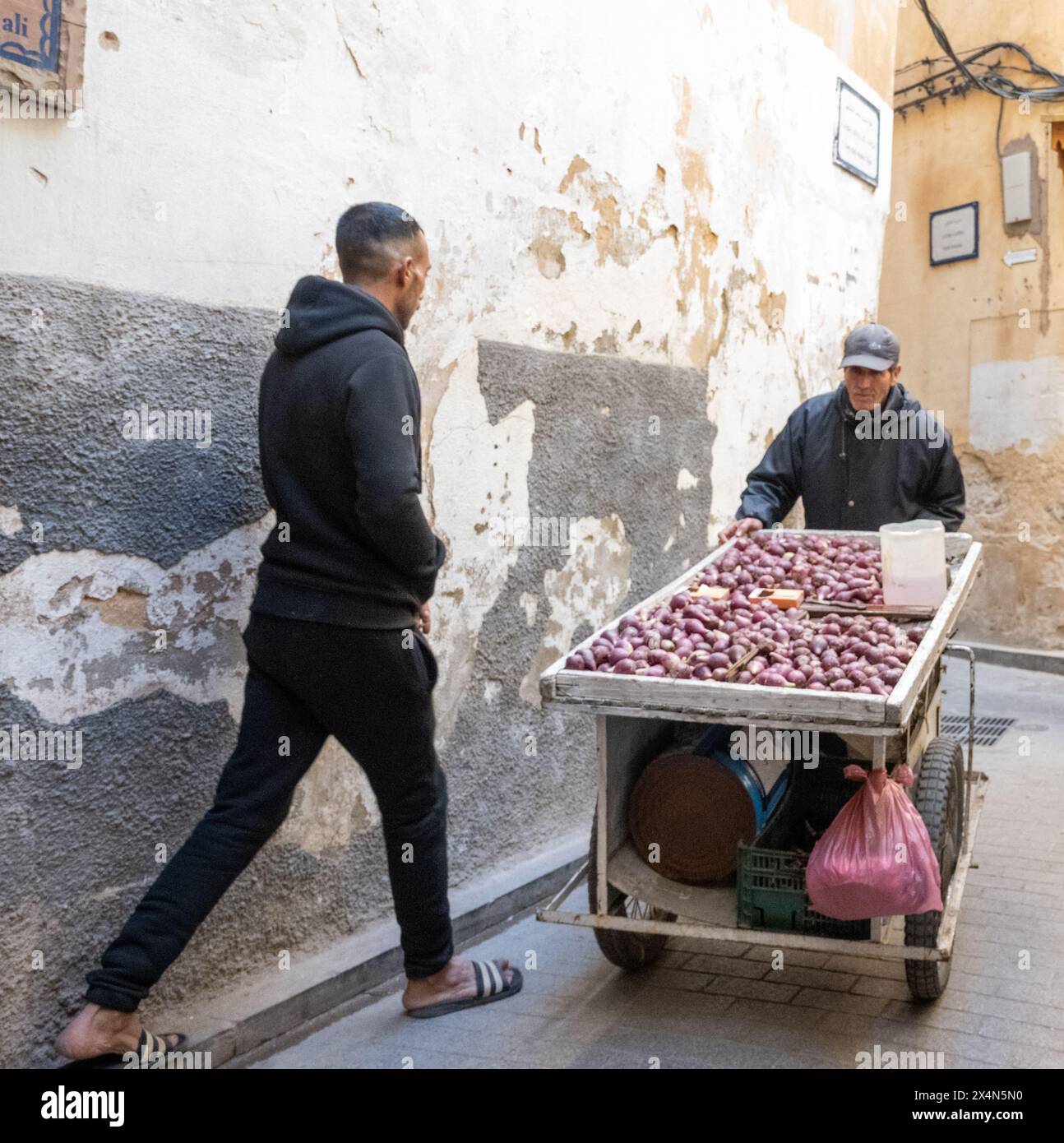 Old man sells ancient hi-res stock photography and images - Alamy