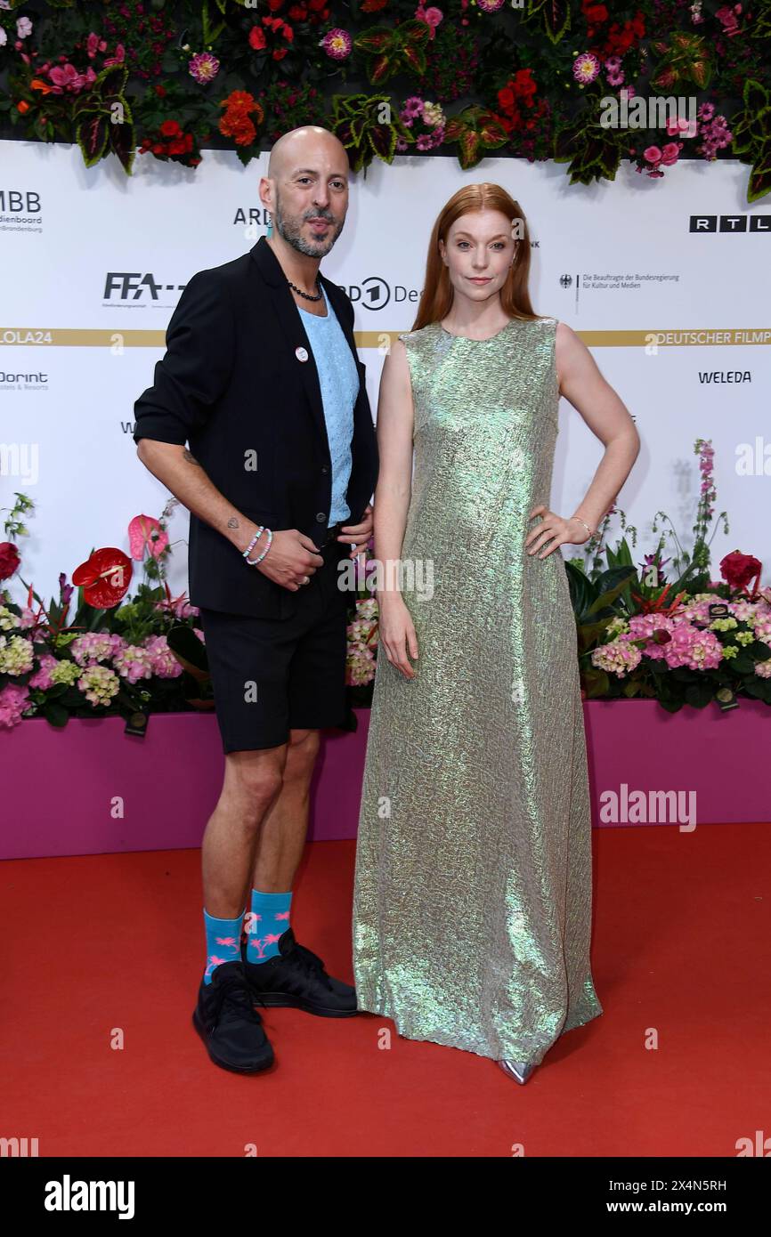 Jakob M. Erwa und Marleen Lohse bei der Ankunft zu der Verleihung des Deutscher Filmpreis ...