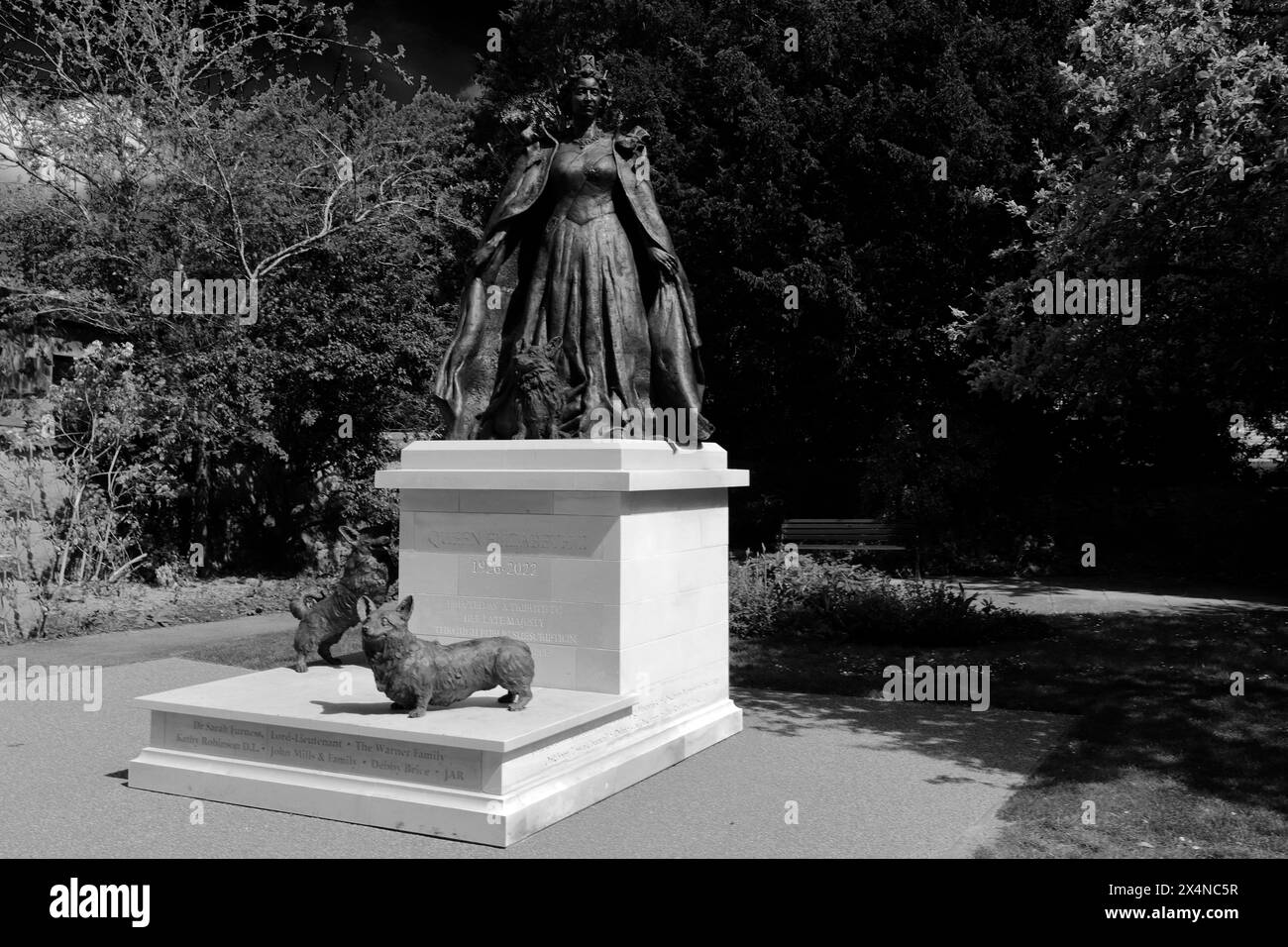 The first memorial statue to Queen Elizabeth II in the Library Gardens ... The first memorial statue to Queen Elizabeth II in the Library Gardens ...