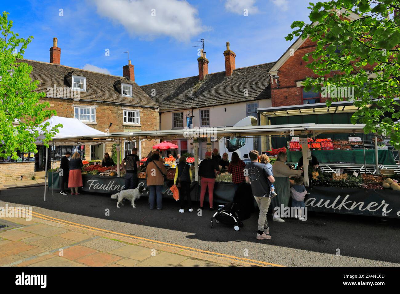 View of the market in the town of Oakham, Rutland County, England, UK ...