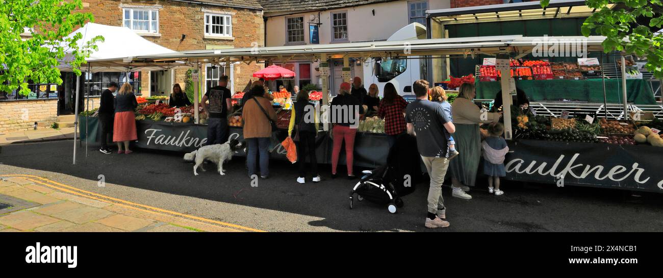 Market square town oakham hi-res stock photography and images - Alamy