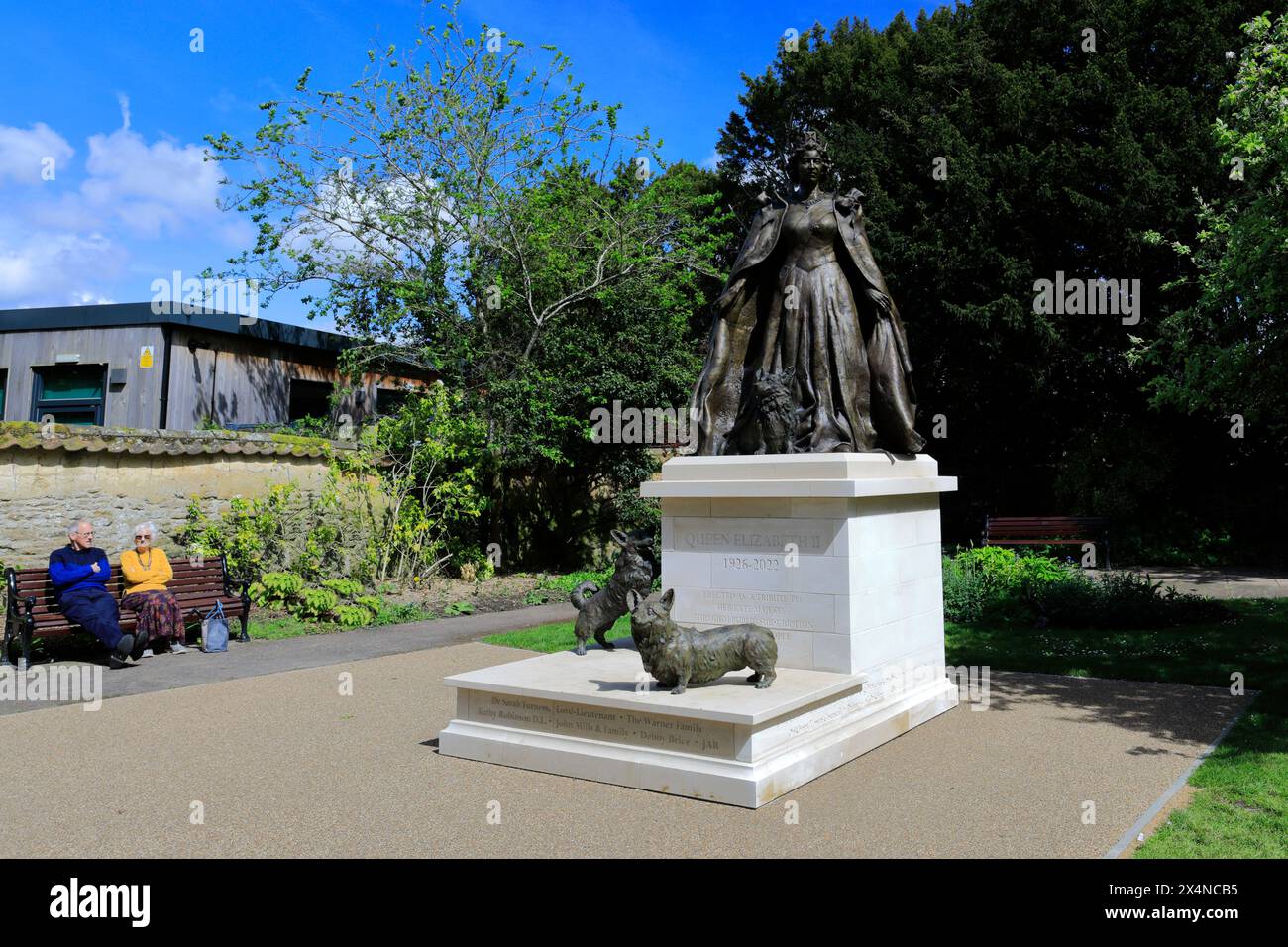 The first memorial statue to Queen Elizabeth II in the Library Gardens ...