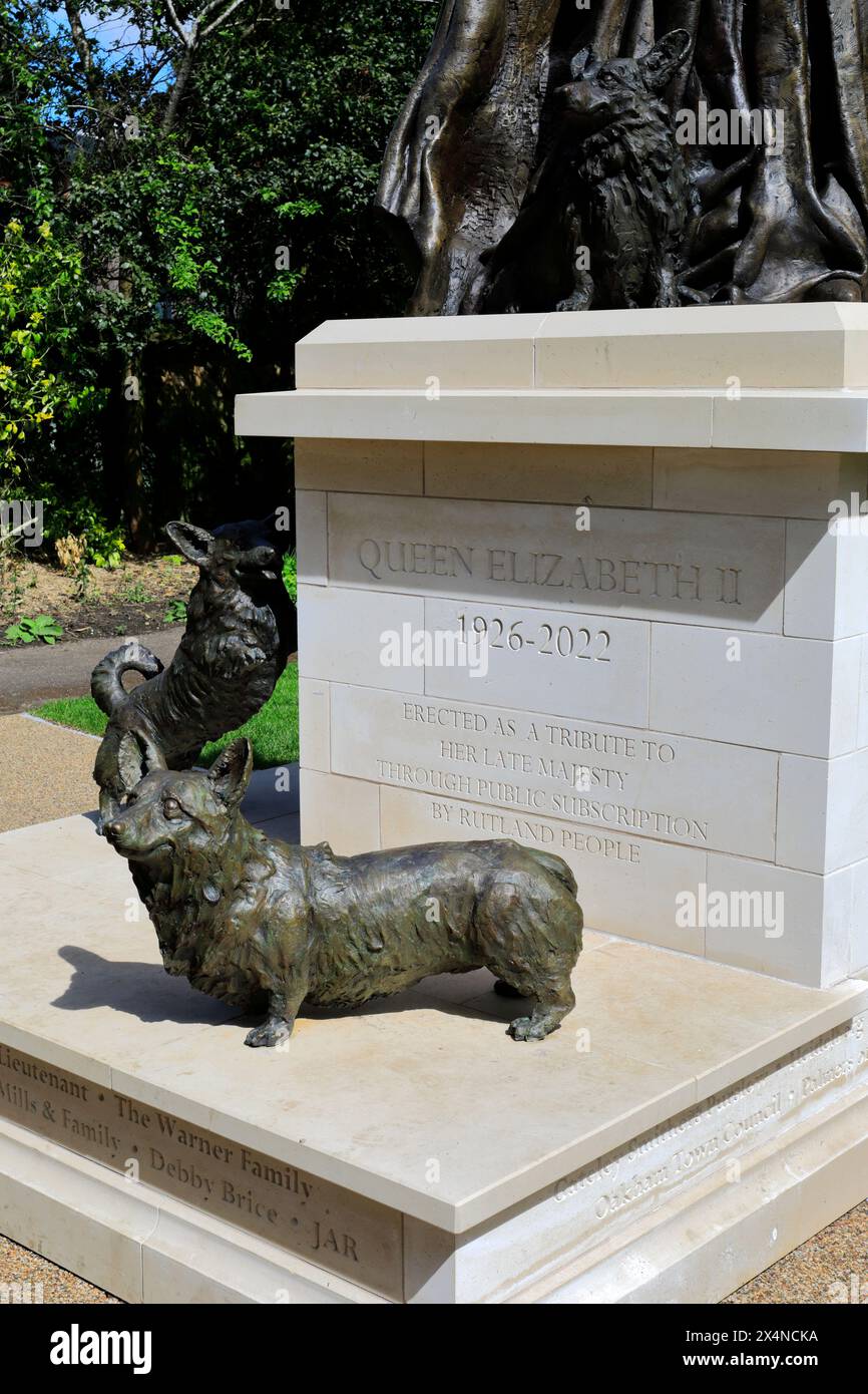 The first memorial statue to Queen Elizabeth II in the Library Gardens ...