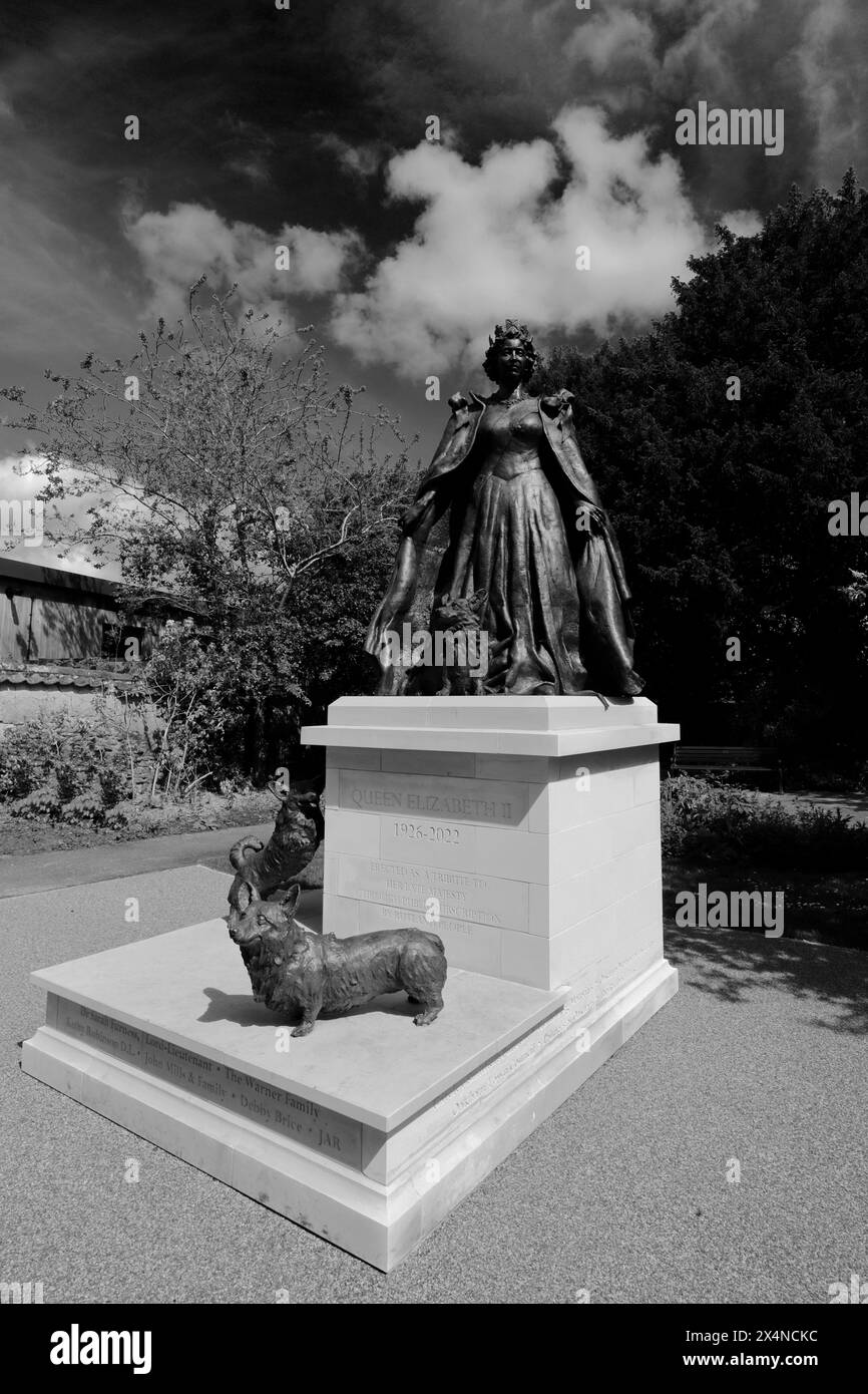 The first memorial statue to Queen Elizabeth II in the Library Gardens ...