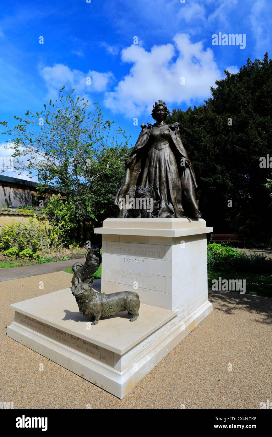 The first memorial statue to Queen Elizabeth II in the Library Gardens ...