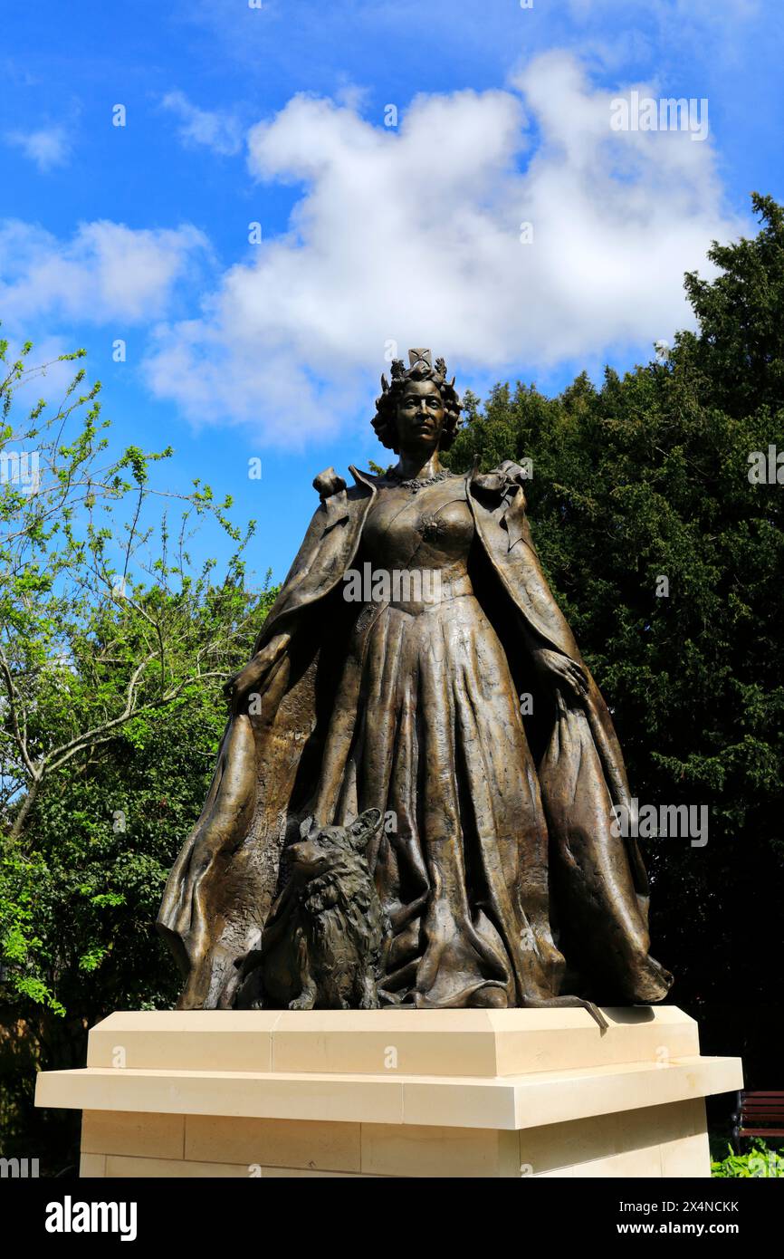The first memorial statue to Queen Elizabeth II in the Library Gardens ... The first memorial statue to Queen Elizabeth II in the Library Gardens ...