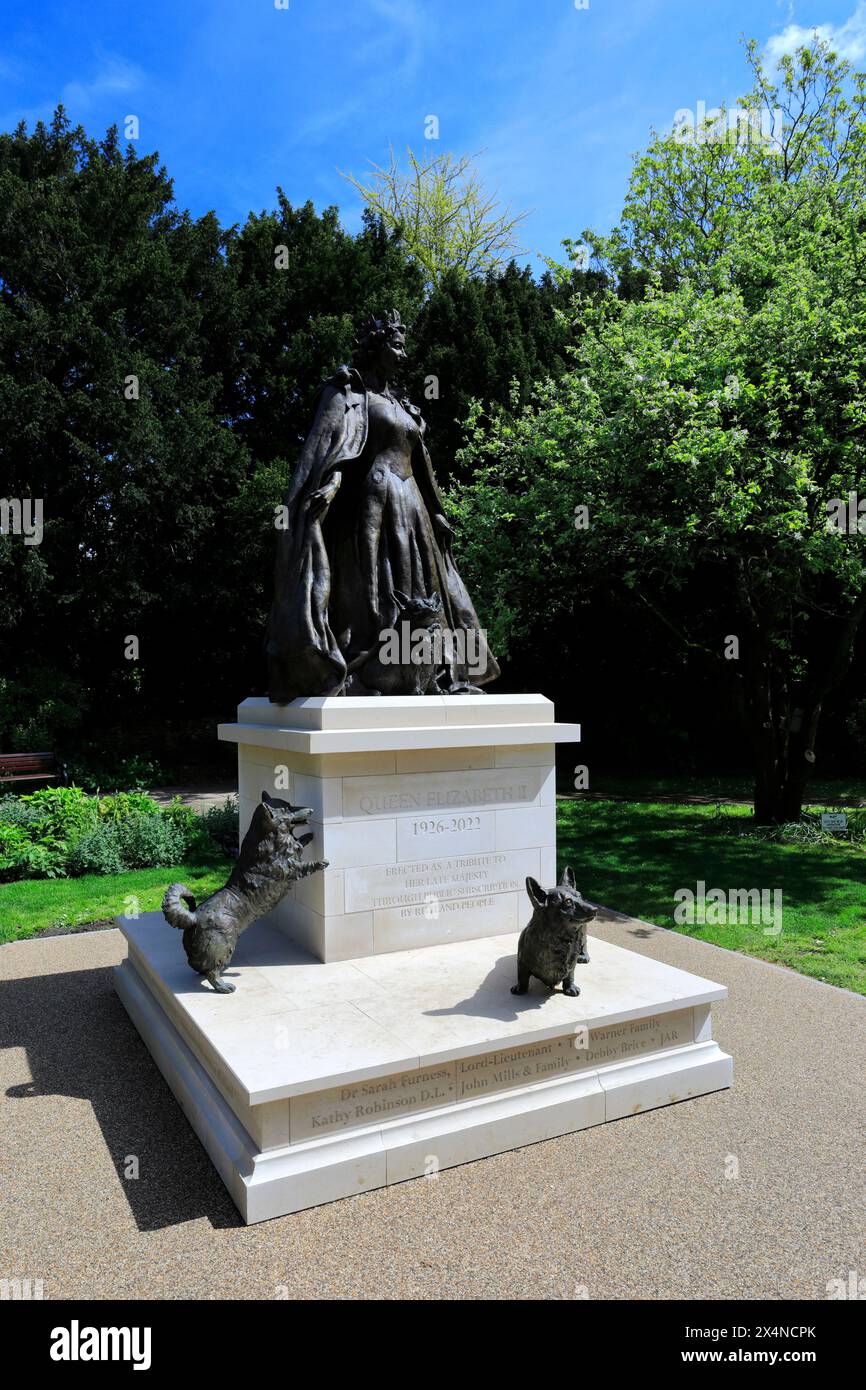 The first memorial statue to Queen Elizabeth II in the Library Gardens ... The first memorial statue to Queen Elizabeth II in the Library Gardens ...