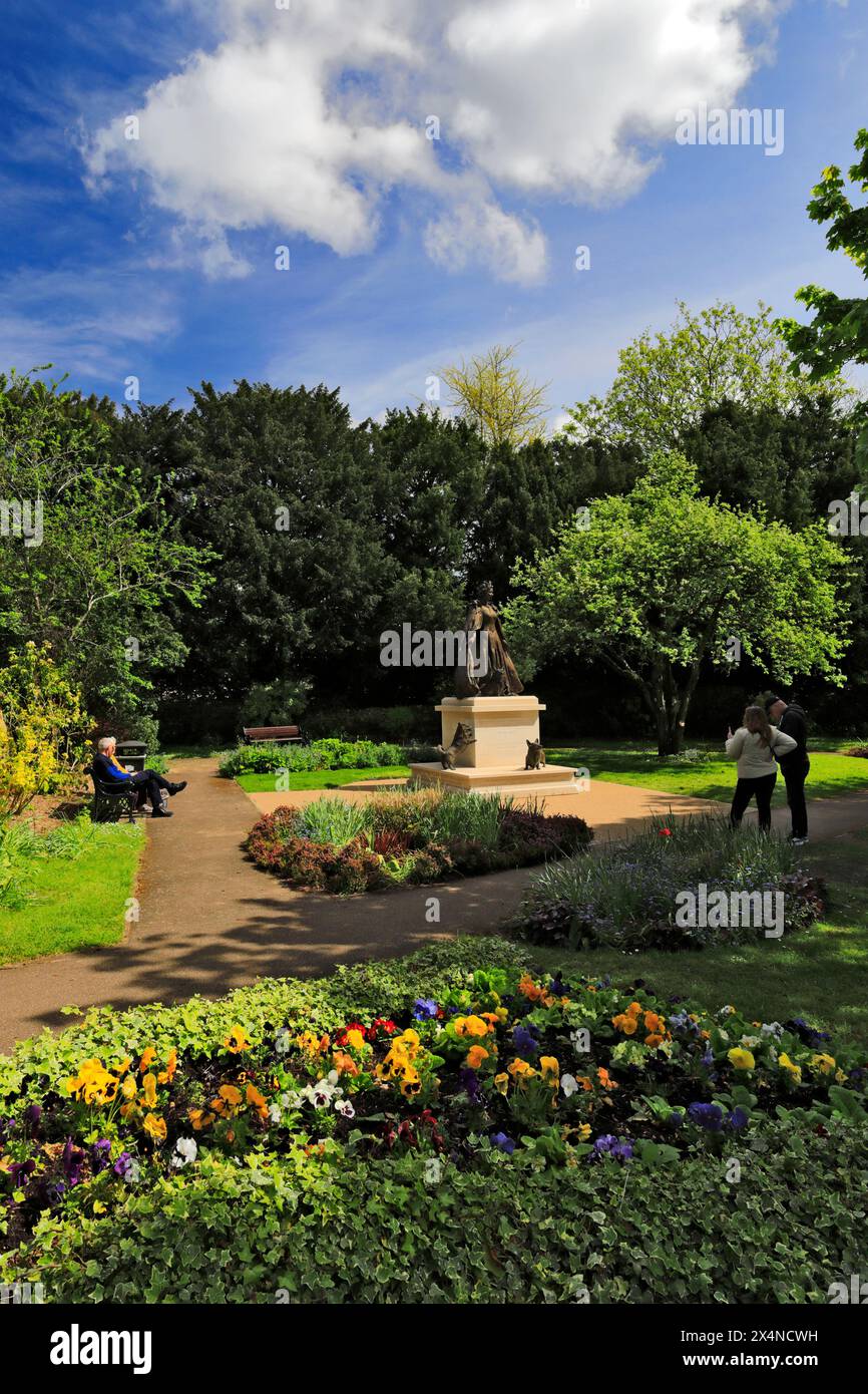 The first memorial statue to Queen Elizabeth II in the Library Gardens ...