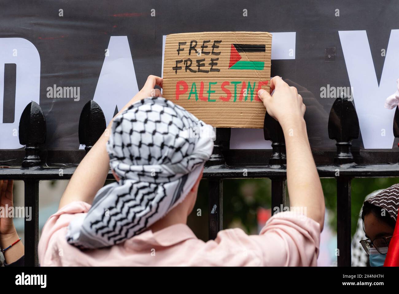 London, UK. 4 May 2024. Pro-Palestine students protest on Gower Street ...