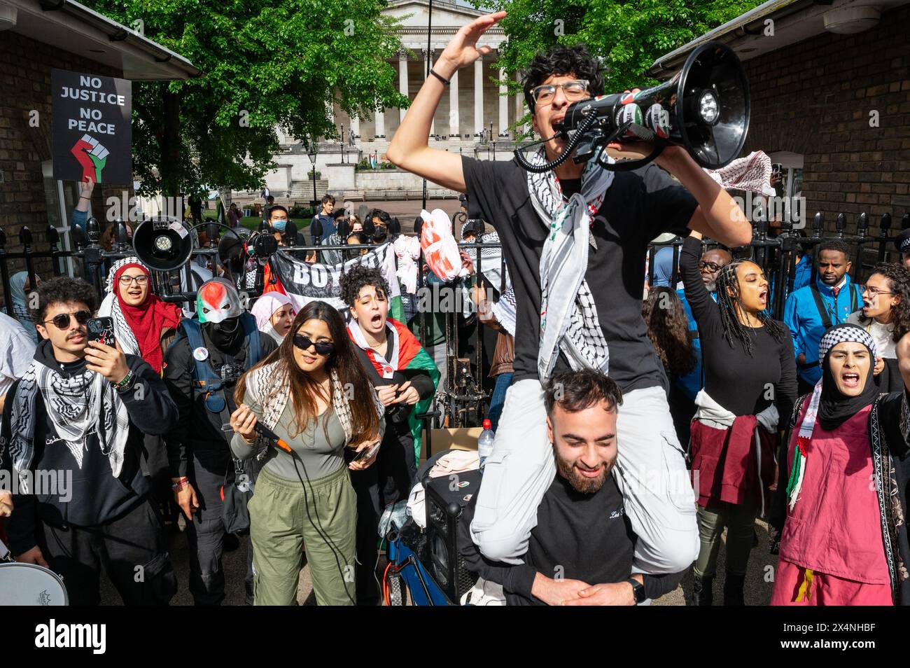 London, UK. 4 May 2024. Pro-Palestine students protest on Gower Street ...