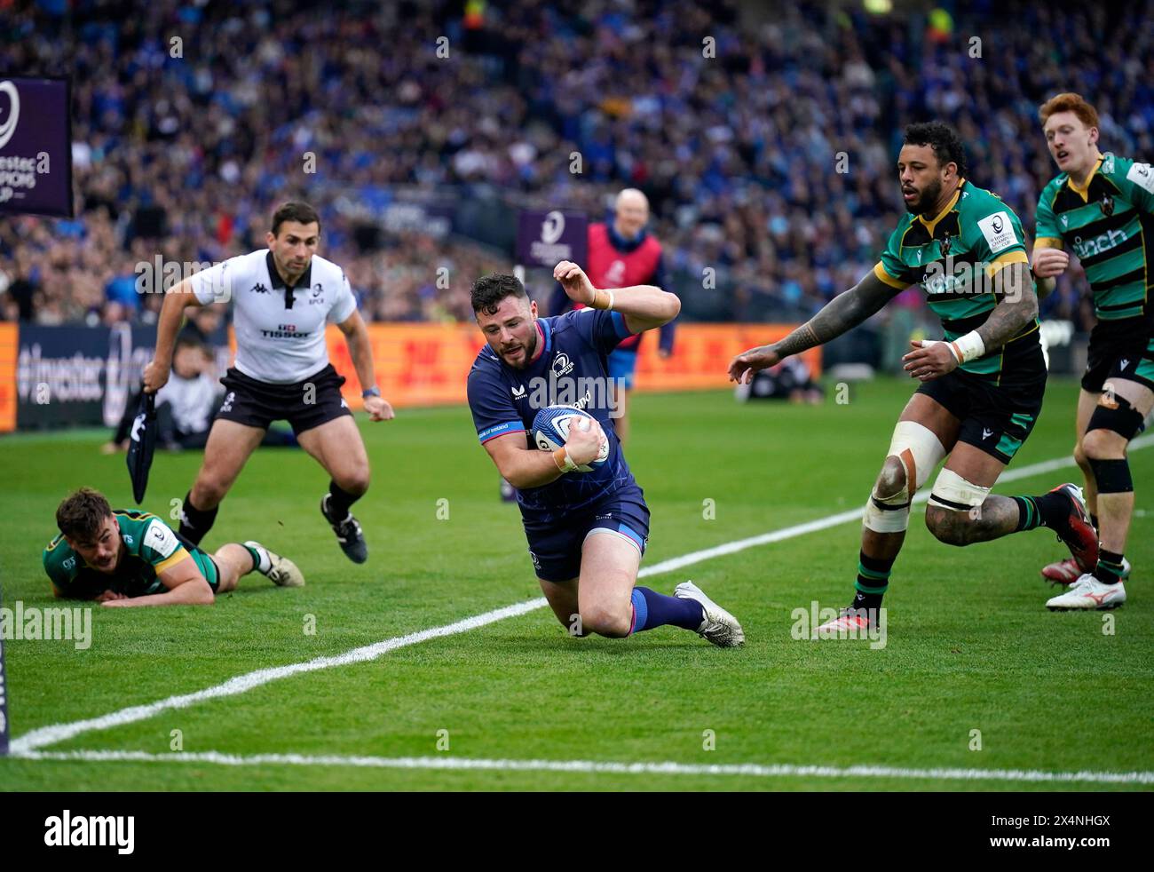 Leinster Rugby's Robbie Henshaw in action during the Investec Champions ...