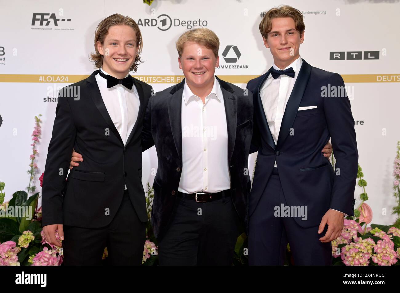 Levi Brandl, Julius Weckauf und Nevio Wendt bei der 74. Verleihung des Deutschen Filmpreises ...