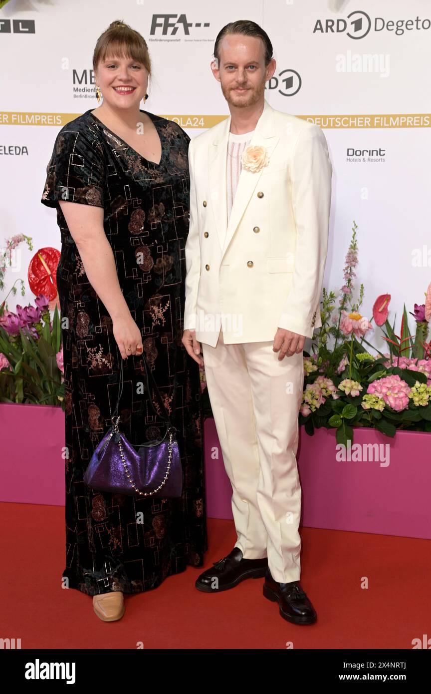 Stefanie Reinsperger und Patrick Güldenberg bei der 74. Verleihung des ...