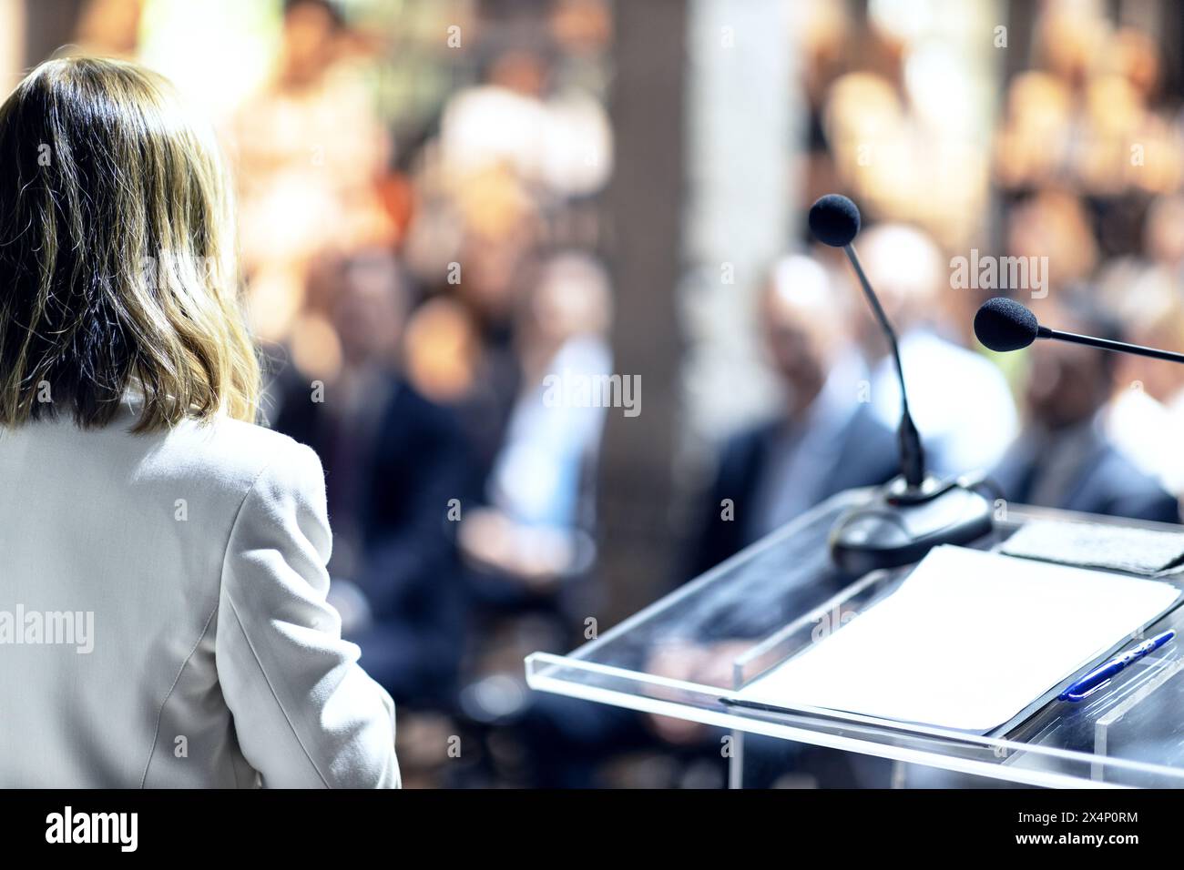 Female presenter group hi-res stock photography and images - Alamy