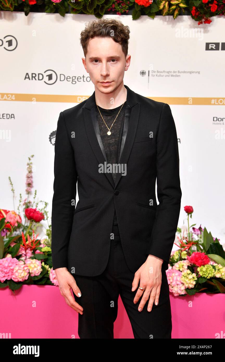 Jonathan Berlin bei der 74. Verleihung des Deutschen Filmpreises 2024 ...