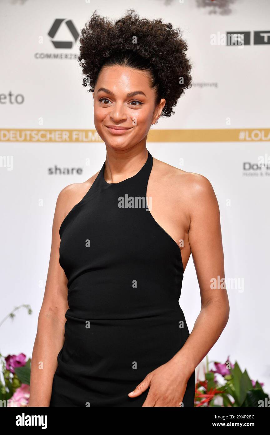 Taneshia Abt bei der 74. Verleihung des Deutschen Filmpreises 2024 im ...
