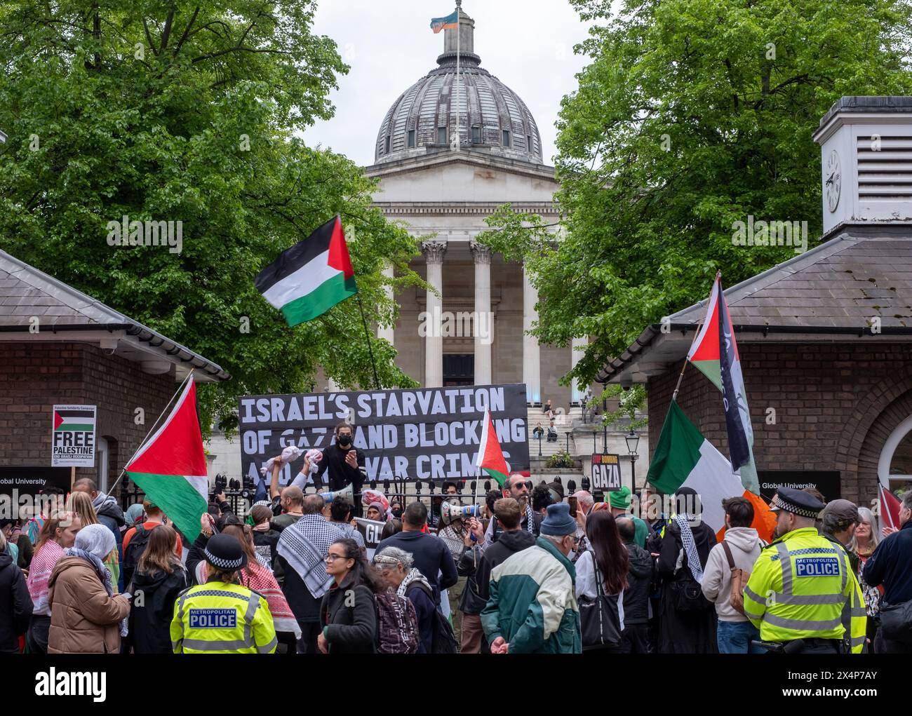 Student protestors protest at an anti-Israel pro-Palestine Gaza ...