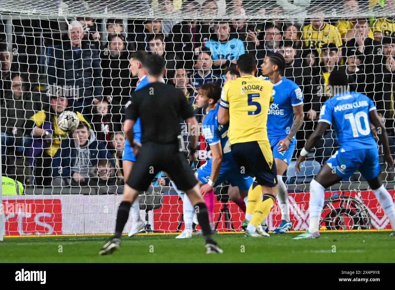 Elliot Moore (5 Oxford United) heads in first goal during the Sky Bet ...