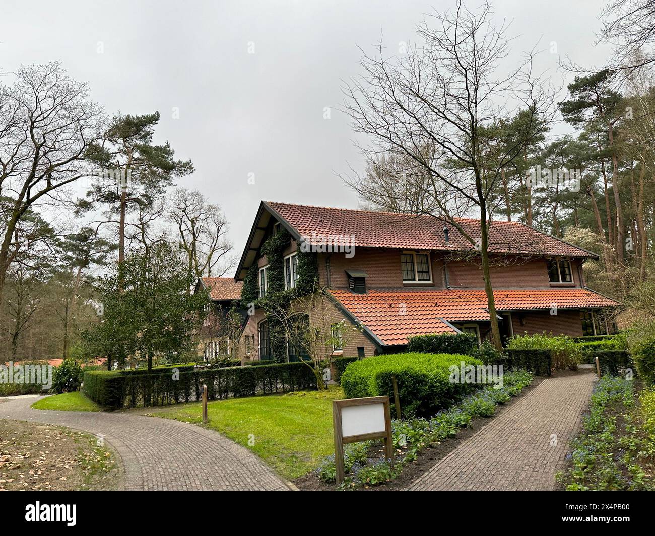 Hotel pathway hi-res stock photography and images - Alamy