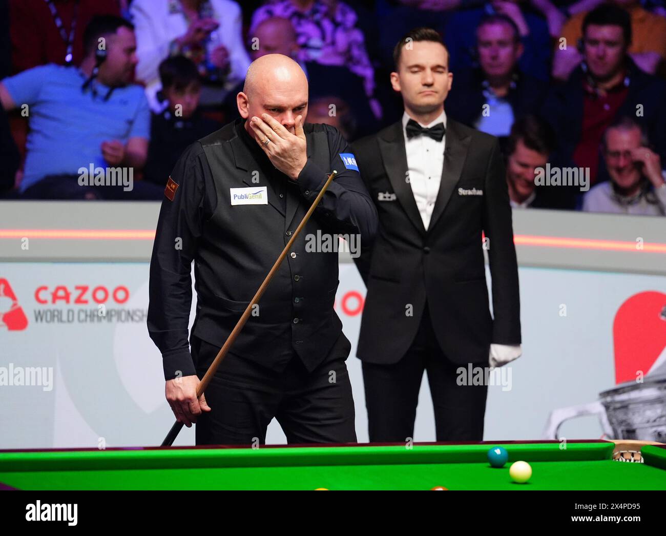 Stuart Bingham during his semi final match with Jak Jones on day ...