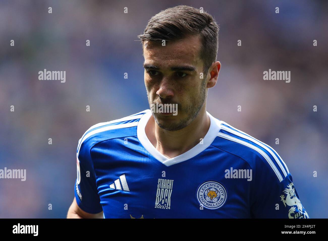 Harry Winks of Leicester City during the Sky Bet Championship match ...
