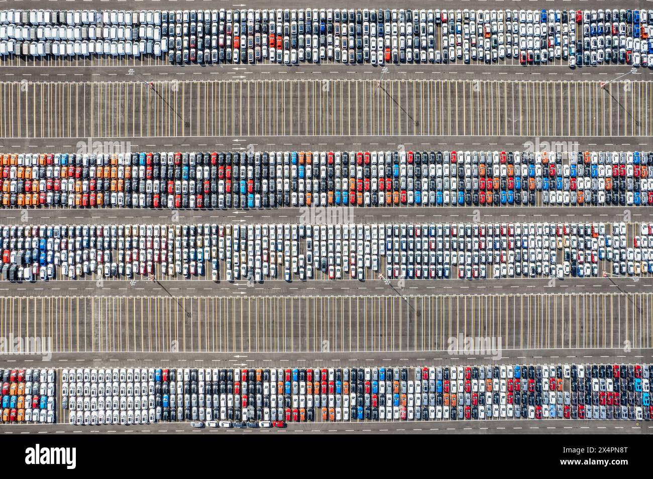 Top view cars auto transport hi-res stock photography and images - Alamy