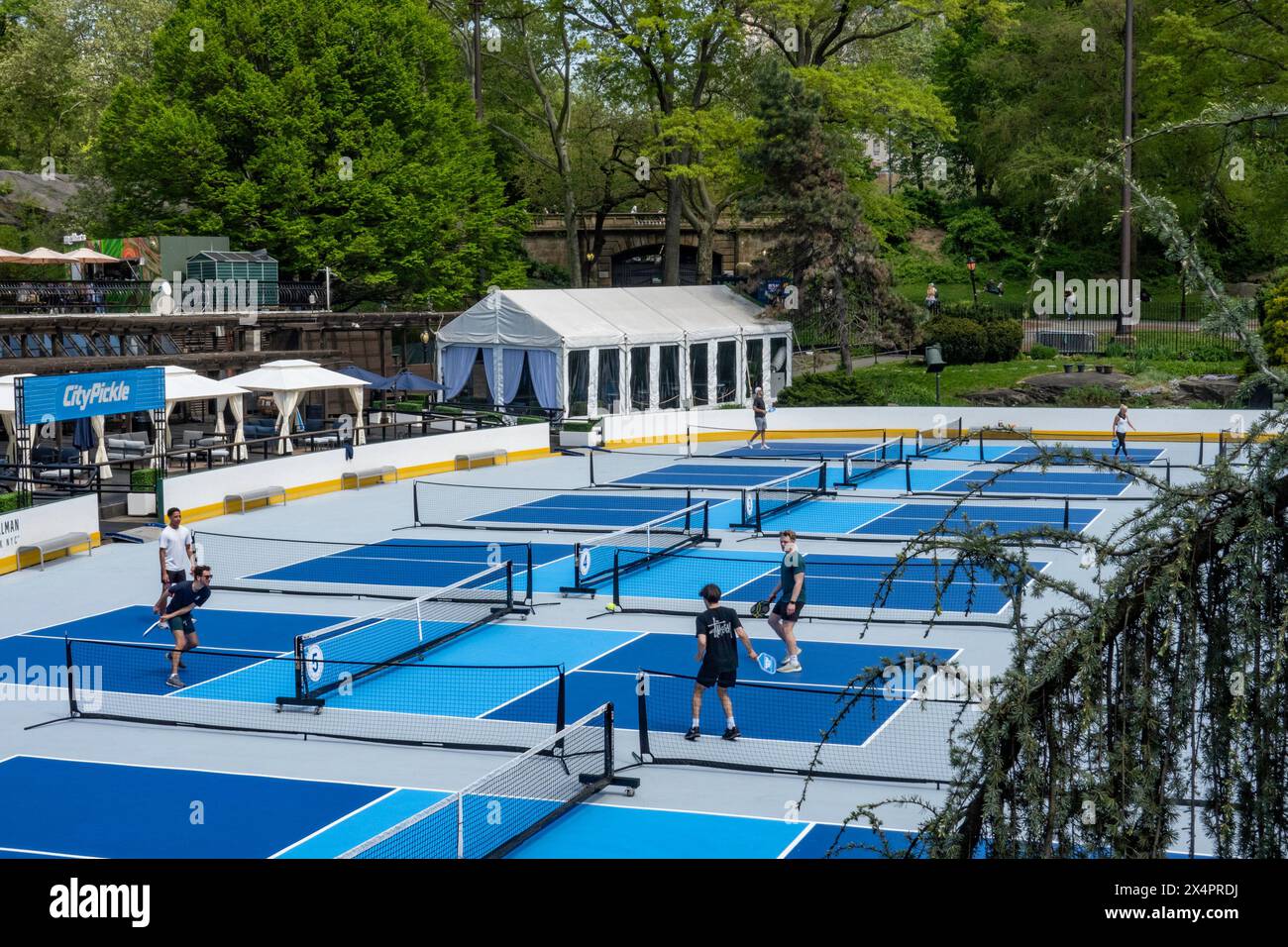 Pickle park attraction hi-res stock photography and images - Alamy