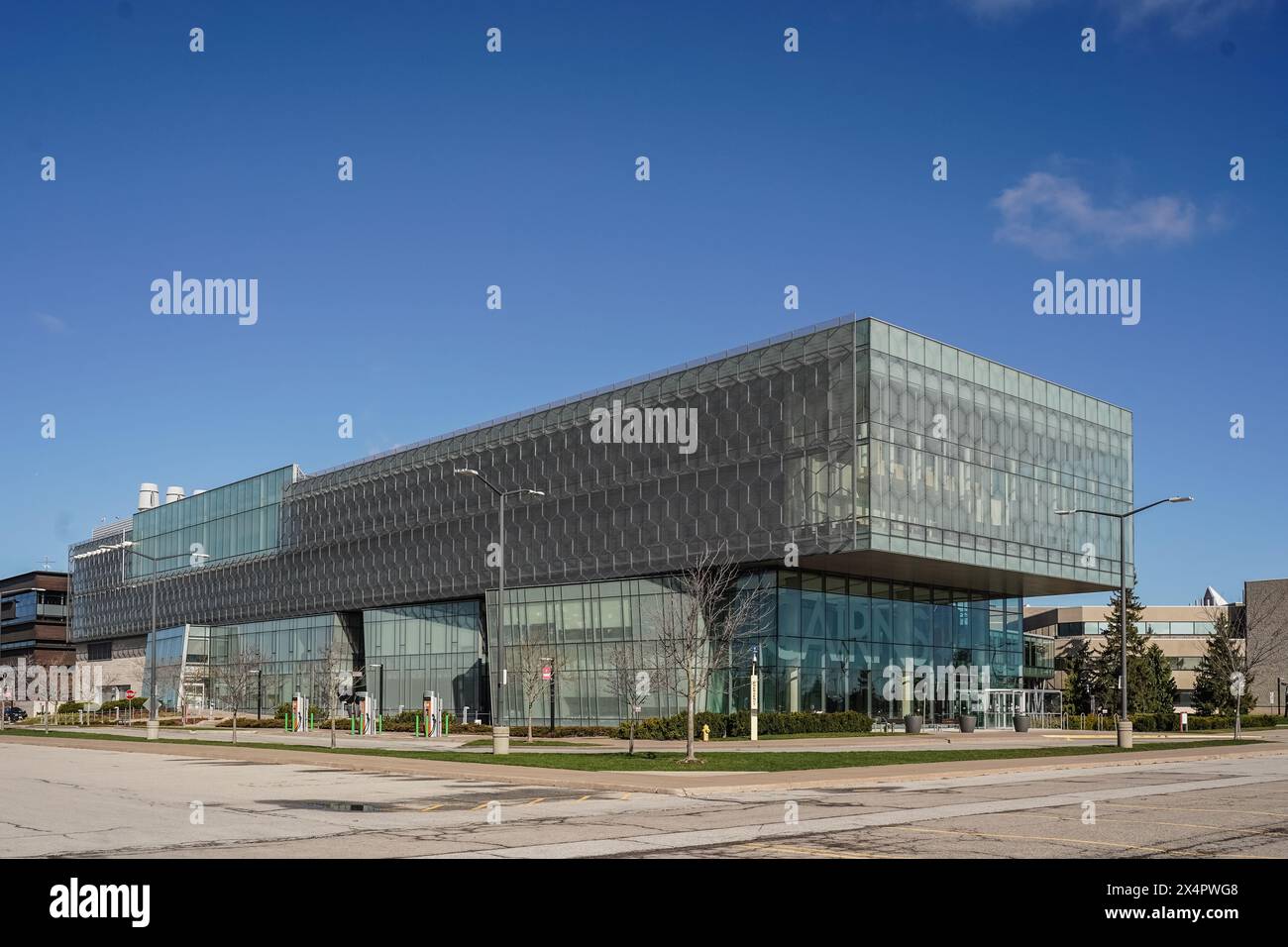 Cairns Complex is a health and bio science research building in Block ...