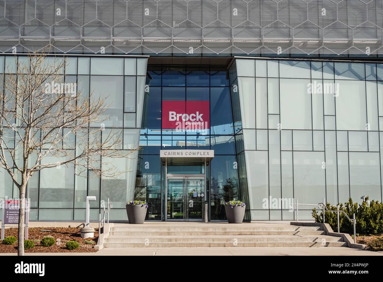 Cairns Complex is a health and bio science research building in Block ...