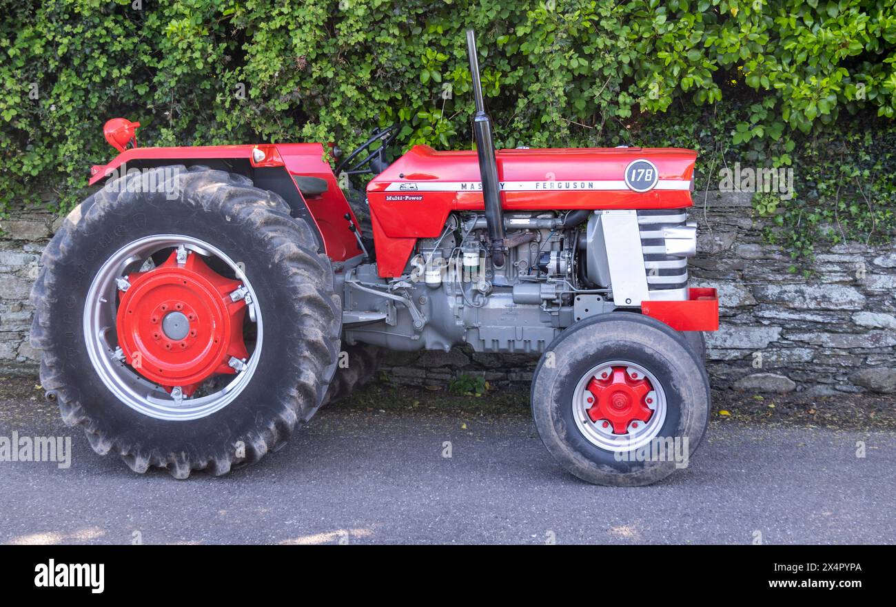 Tractor ferguson hi-res stock photography and images - Alamy