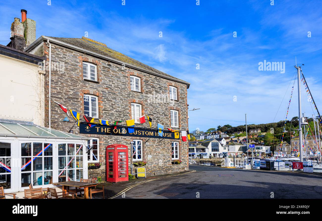 The exterior of The Old Custom House, a traditional harbourside pub ...