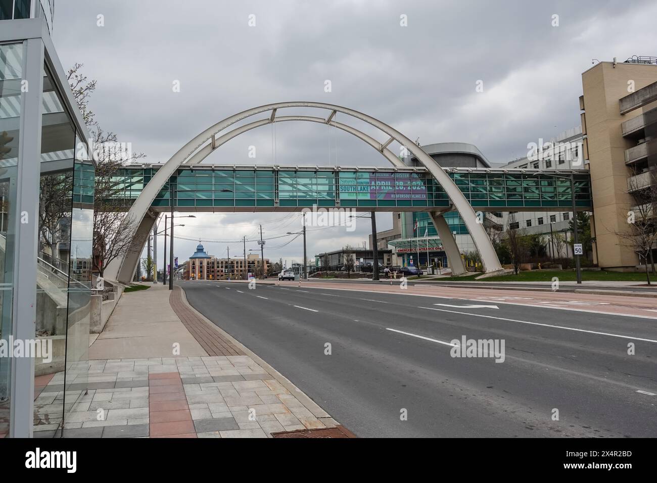 southlake hospital newmarket overhead bridge at davis drive Stock Photo ...