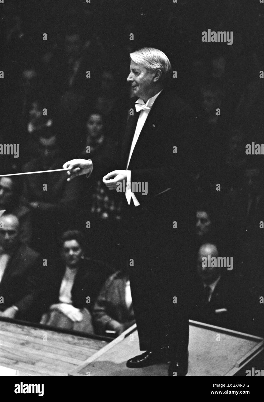 Charles Munch performing, 1958 Stock Photo - Alamy