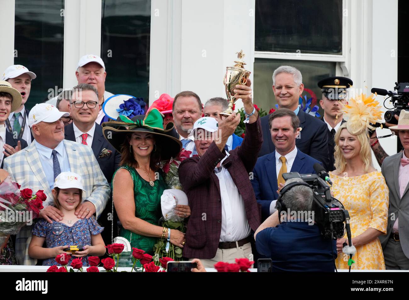 Owners Lance Gasaway and his wife Sharilyn Gasaway celebrate after ...