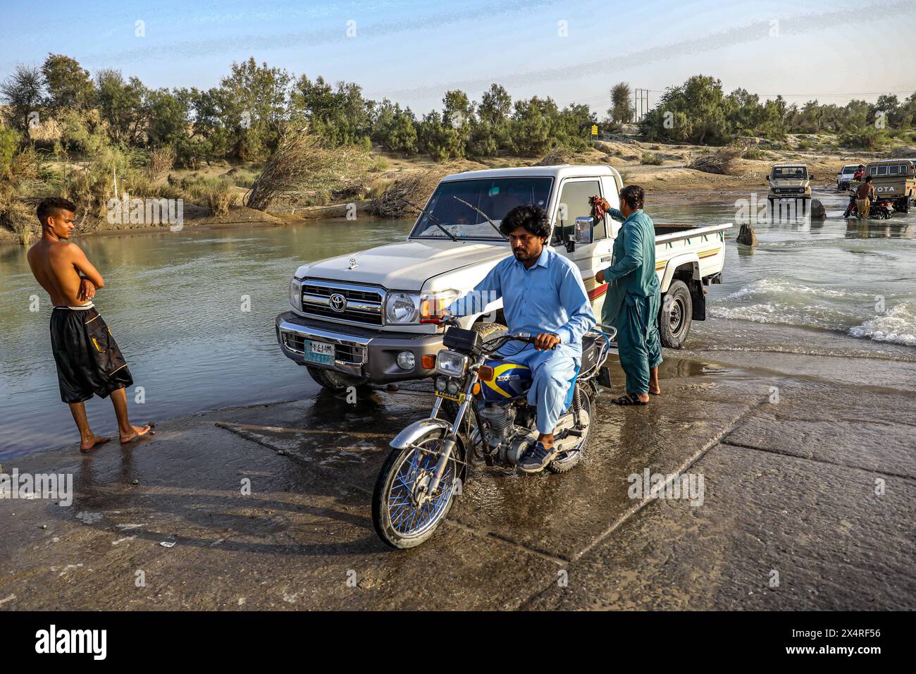 Flood in Dashtiari region Frequent and damaging floods during the past ...