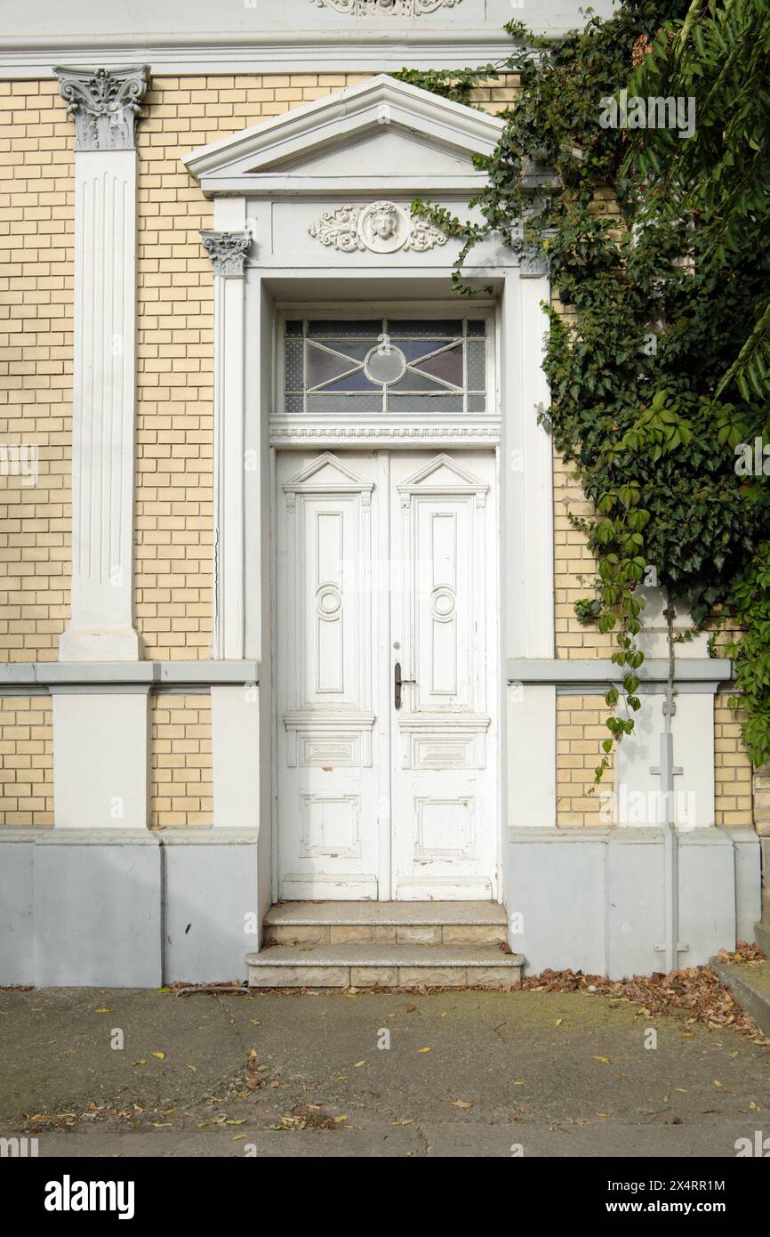 Classical architecture hi-res stock photography and images - Alamy