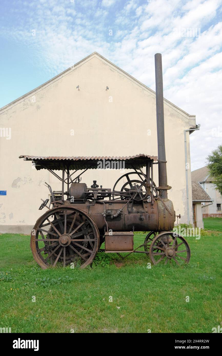 1924 old and rusty steam tractor "Hofherr-Schrantz Clayton-Shuttleworth ...