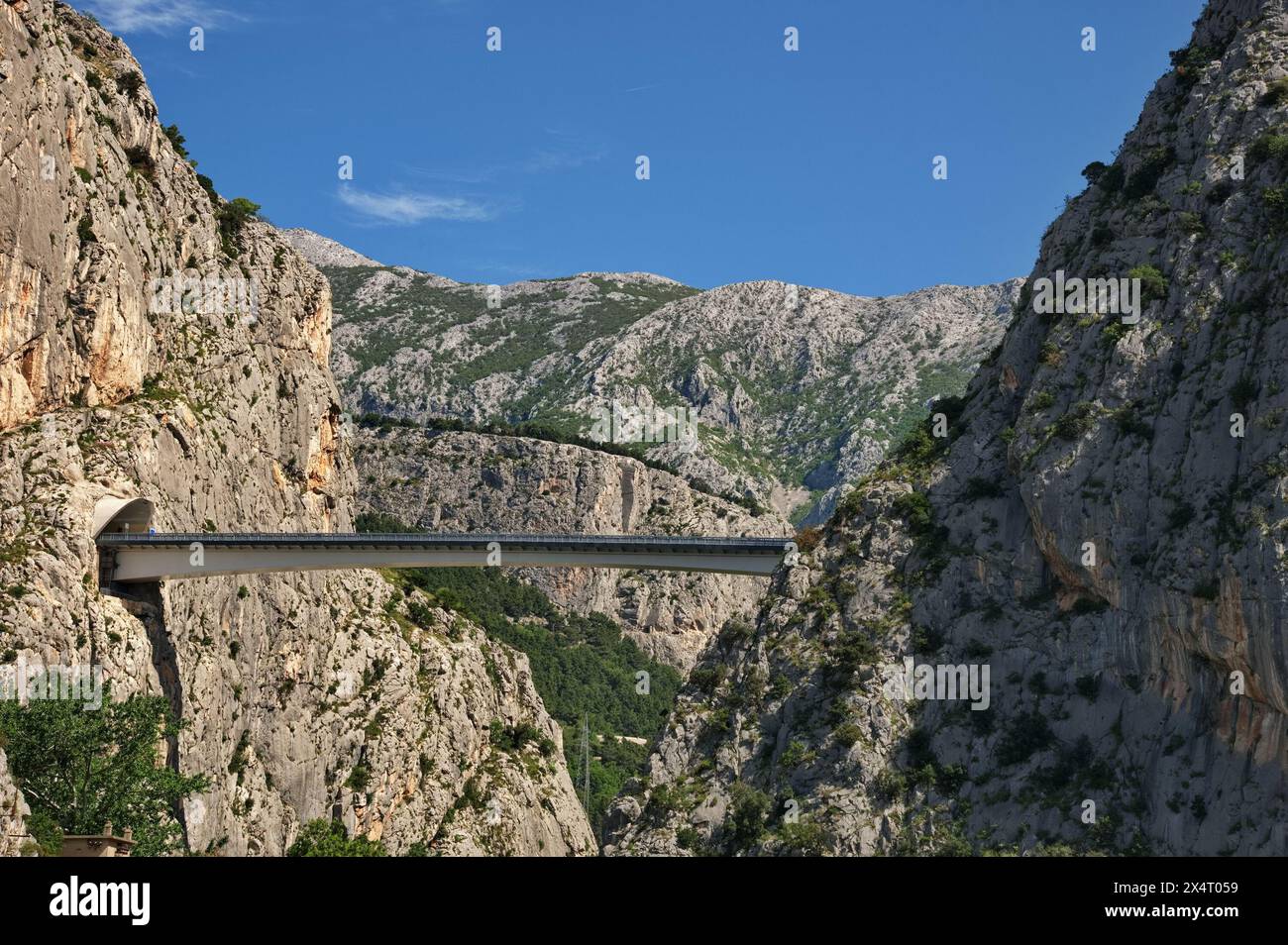 Bridge connecting the canyon between two rocks Stock Photo - Alamy