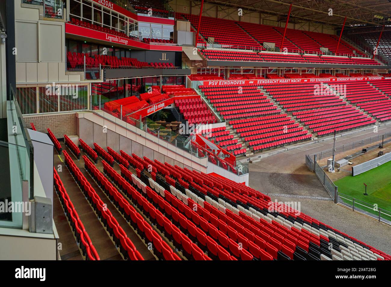Philips stadium eindhoven outside hi-res stock photography and images ...