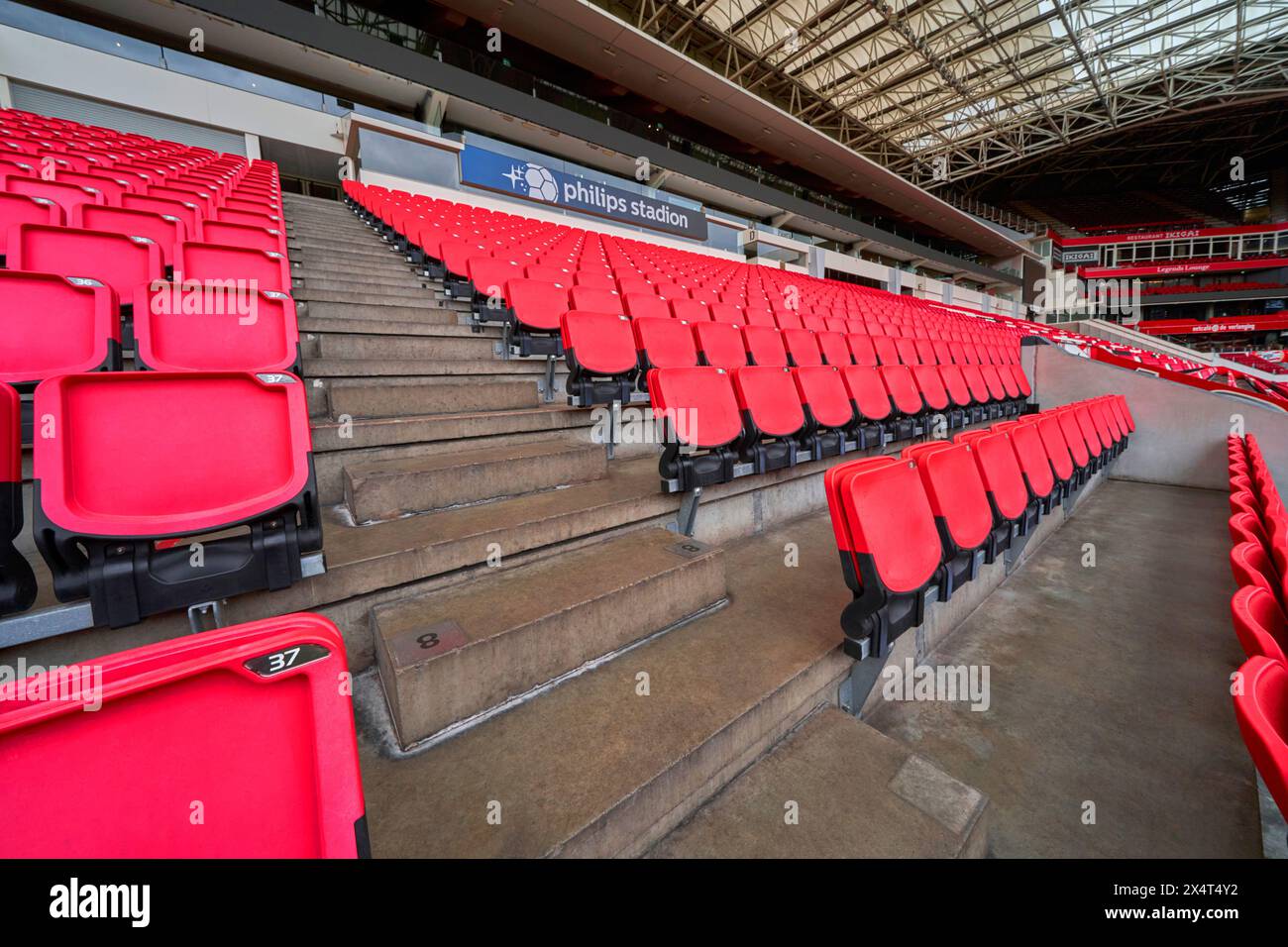 Philips stadium eindhoven outside hi-res stock photography and images ...